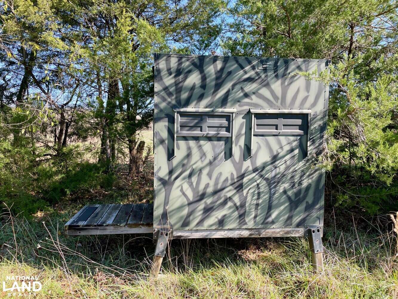 Four Roses Hunting, Fishing, and Recreational Farm & Lodge in Lowndes ...