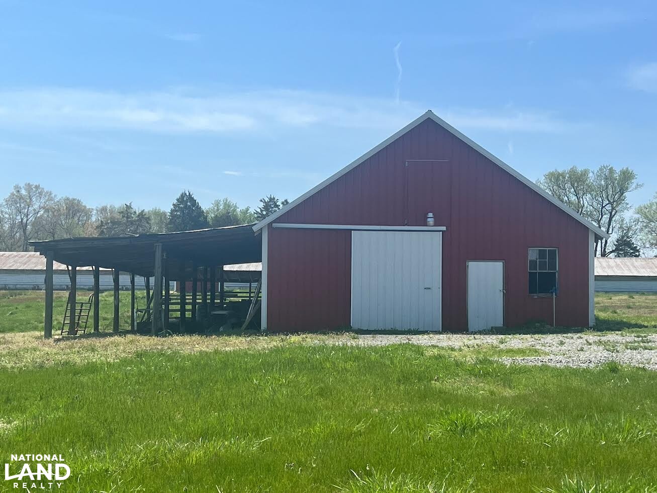Small Farm with Large Outbuildings in Cumberland County, Virginia (28 ...